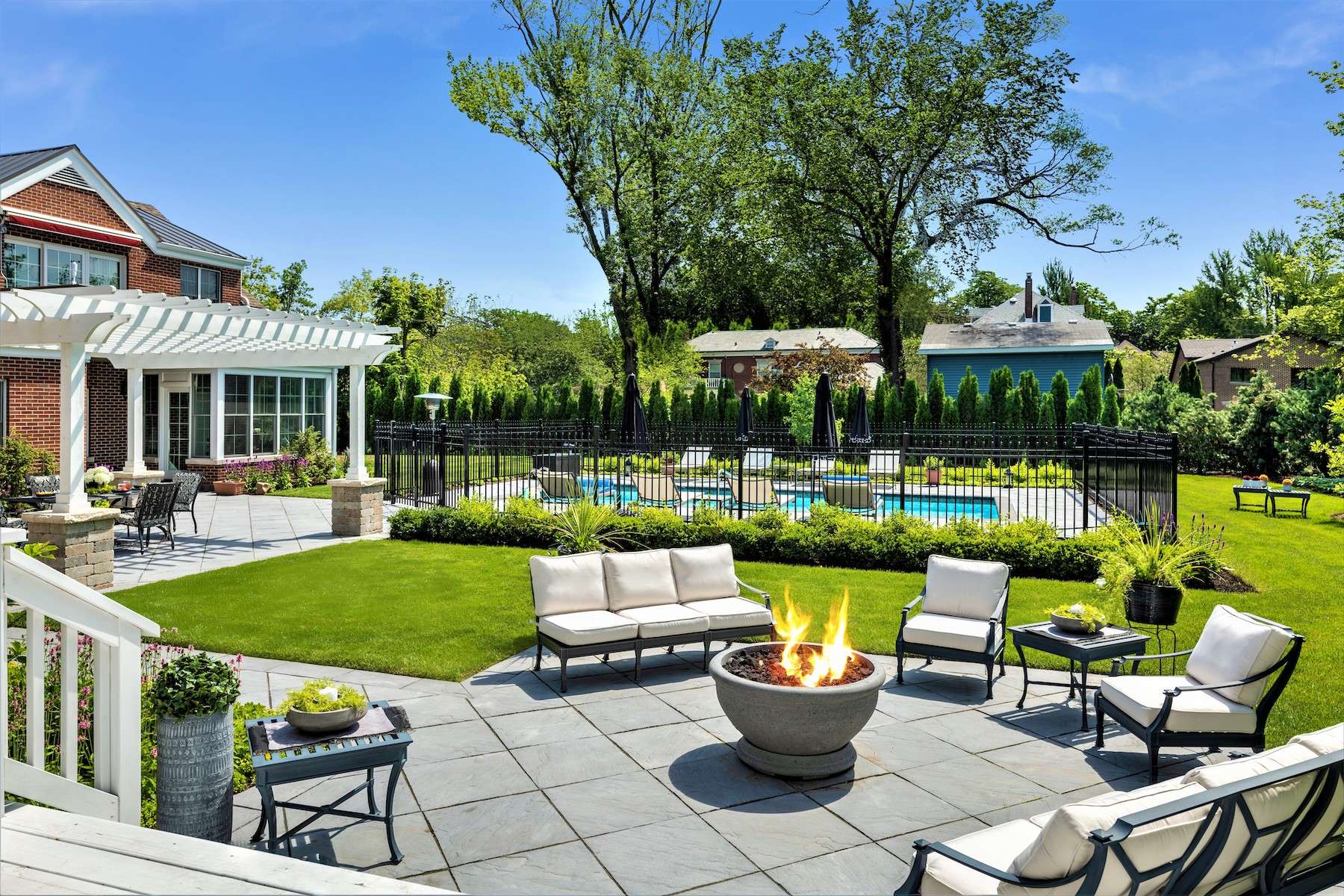 How to Incorporate Focal Points Into Your Landscape Design